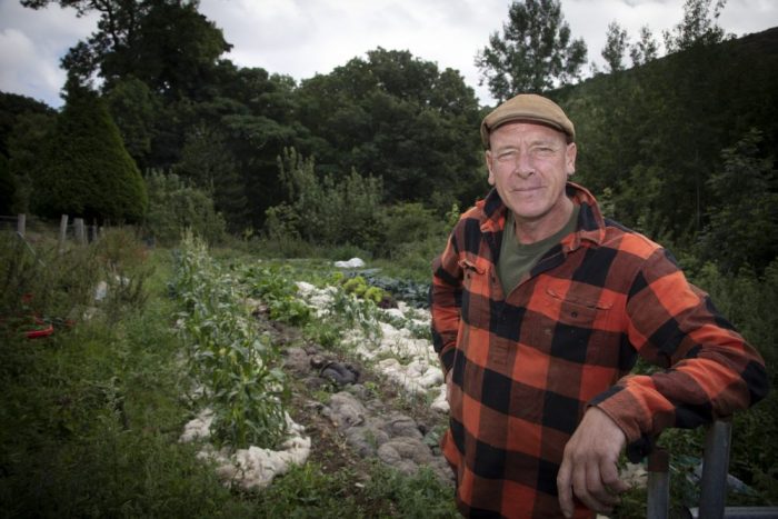 Celebrity farmer Gareth Wyn Jones will be serving squirrel burgers at ...