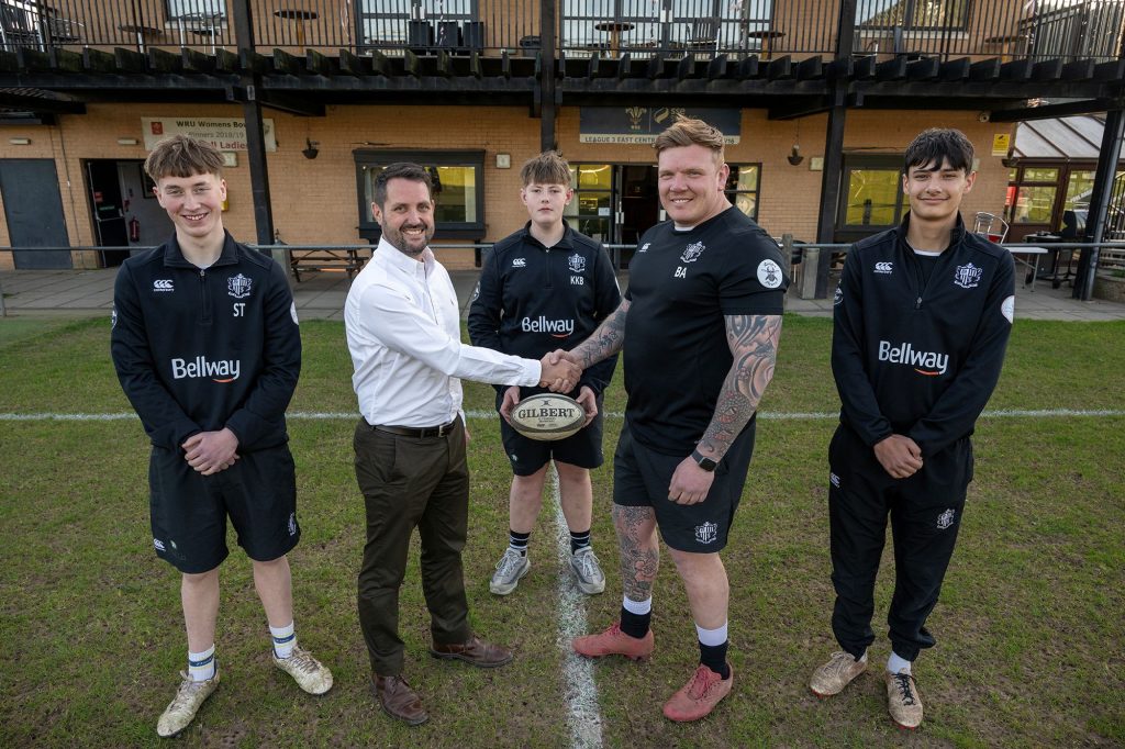 Bellway donates £500 towards new kit for junior team at Taffs Well RFC ...
