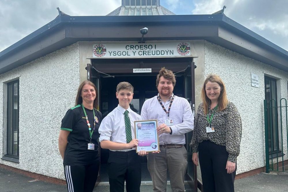 A first for Ysgol y Creuddyn with the Siarter Iaith. - Herald.Wales
