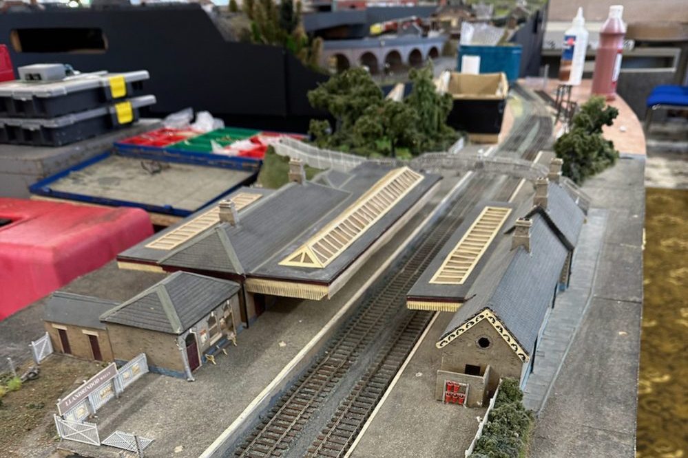 New model railway layout of Llandrindod Wells unveiled at Automobile ...