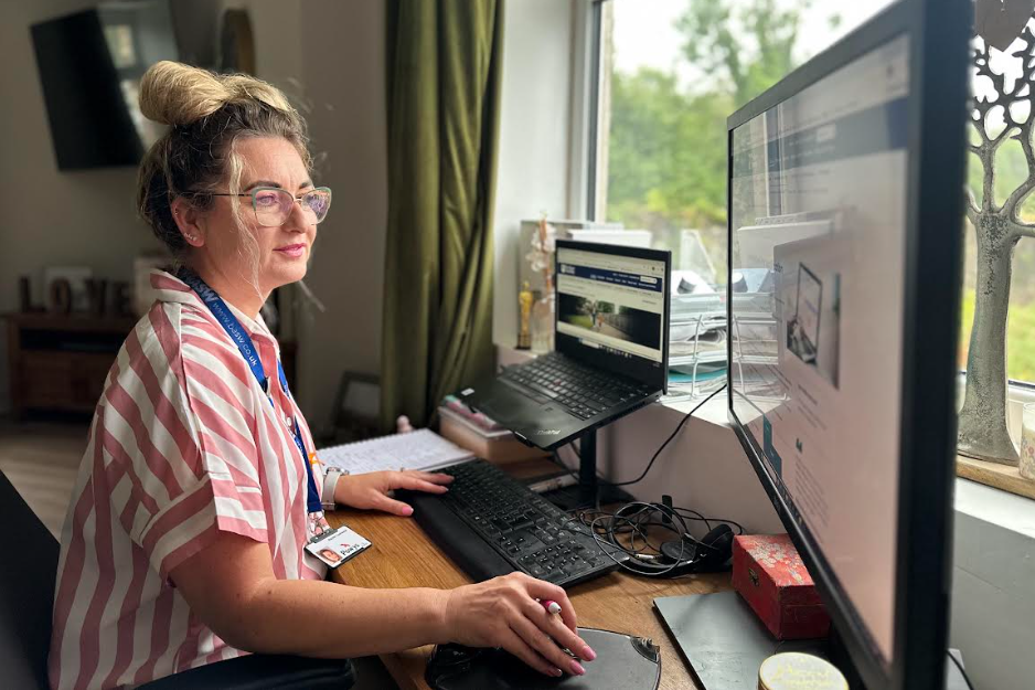 Flexible study route helps Welsh mum rise to frontline social work role ...