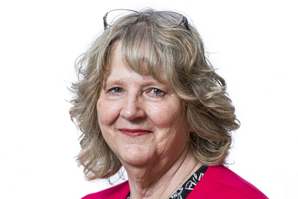 Respected nurse signs off in style after being nominated for top award ...