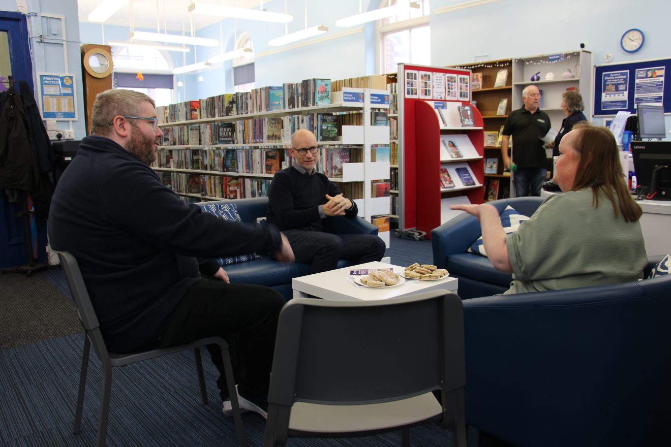Stephen Kinnock MP Visits Taibach Community Library - Herald.Wales
