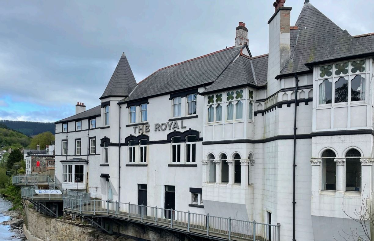 Iconic Llangollen hotel set to be transformed into apartments - Herald ...