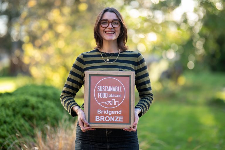 Bridgend celebrates Sustainable Food Places Bronze Award - Herald.Wales