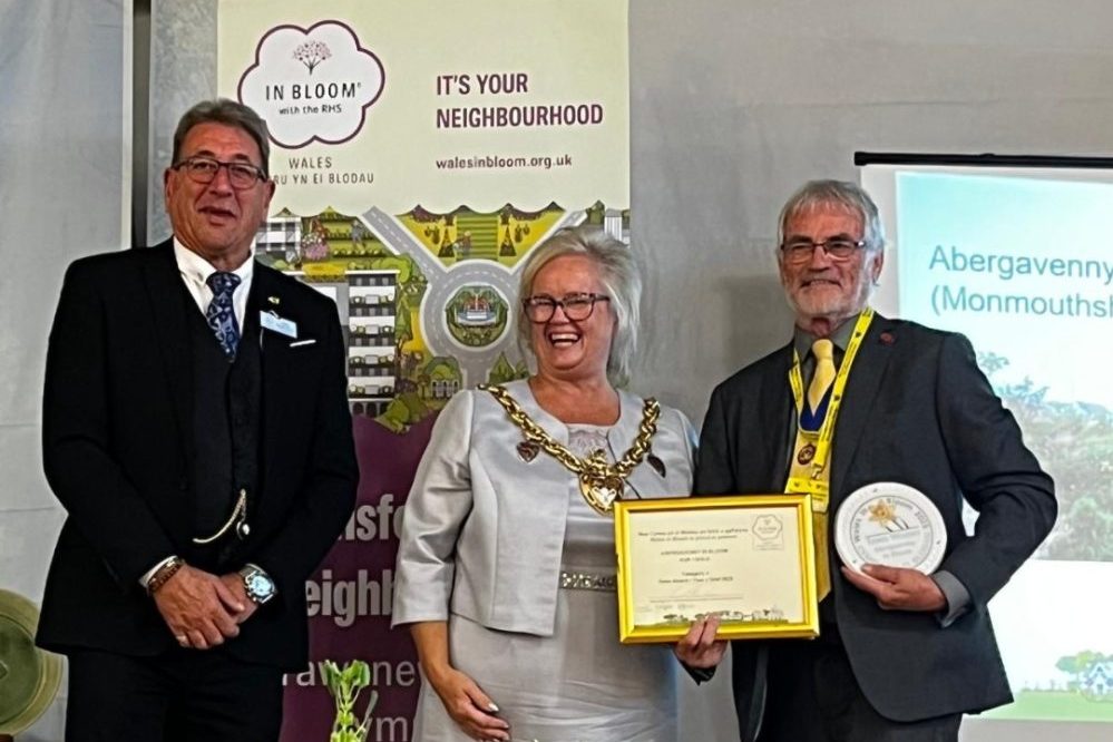 Usk and Abergavenny strike gold at Wales in Bloom 2025 - Herald.Wales