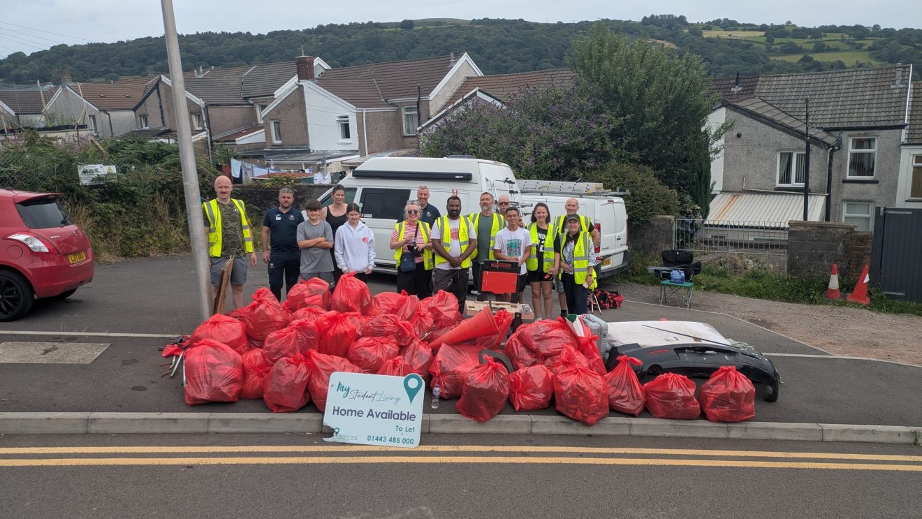 Treforest Litter Pickers lead the way in tackling litter across Rhondda ...