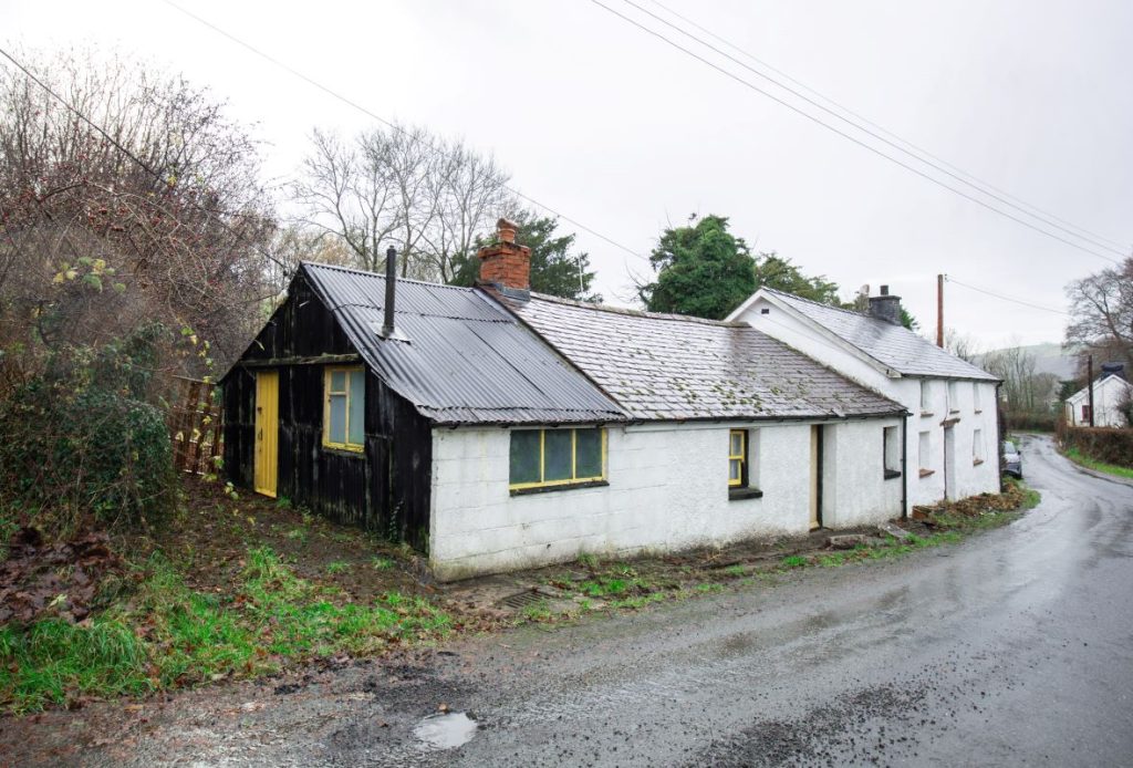 West Wales cottage sparks bidding war at auction – selling for eight ...