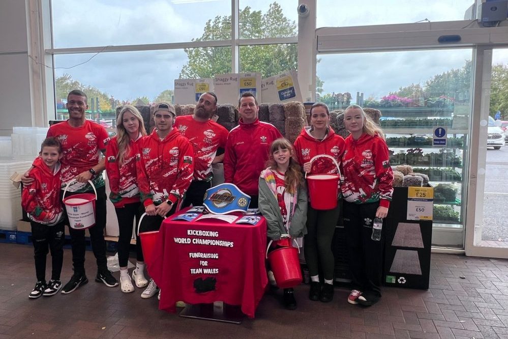 Tesco Ammanford celebrates a season of community support and local ...