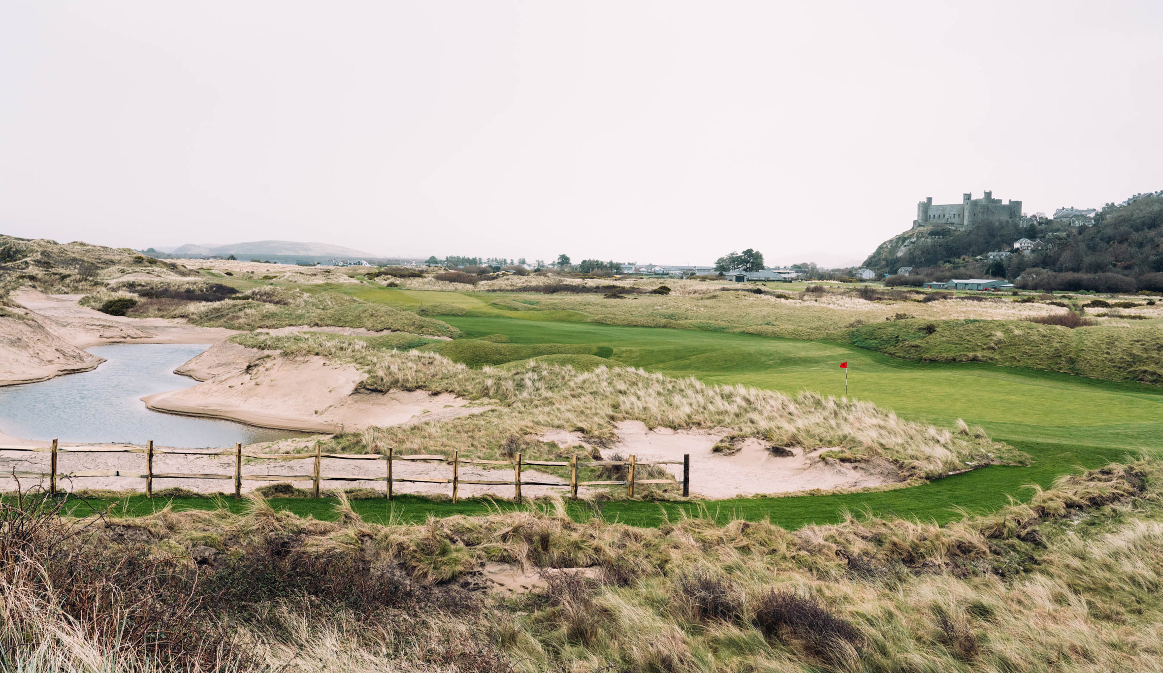 Rugby legend reopens upgraded hole at historic Harlech golf course ...