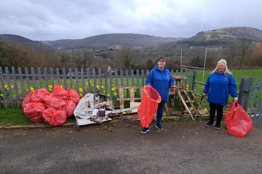 Cold Barn Farm springs into action to clean-up Trevethin - Herald.Wales